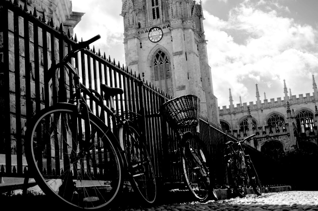 Christopher Derrick y la formación en lo que vale por sí mismo