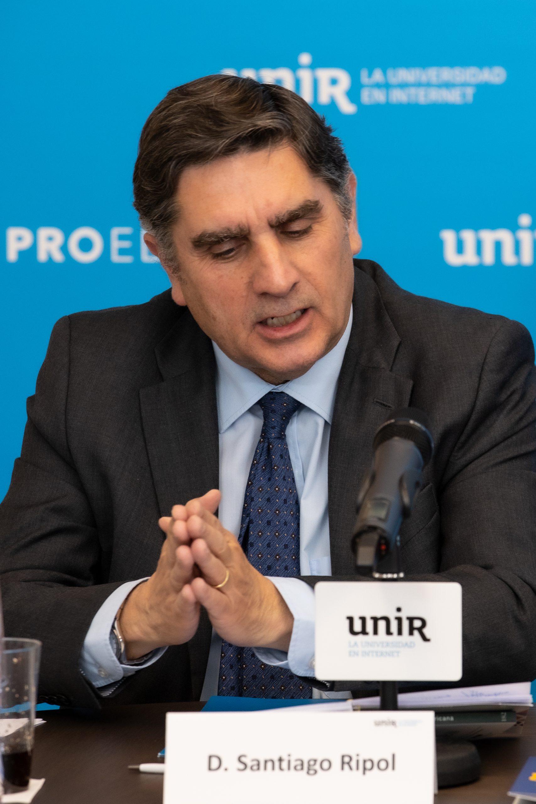 Nueva Revista Destacados expertos analizan el papel de los derechos ...